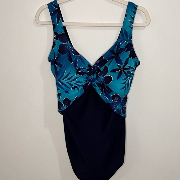Delta Burke | Swim | Delta Burke Nwot Vintage Floral Top One Piece ...